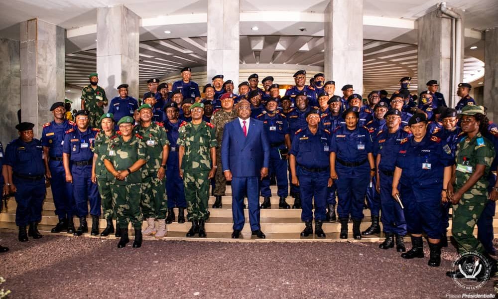 RDC : interdiction formelle aux généraux et officiers de la PNC de se ...