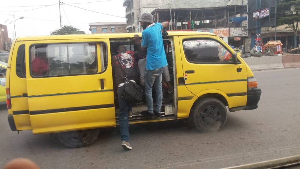 Transport en commun à Kinshasa : Plusieurs tarifs pour le même ...