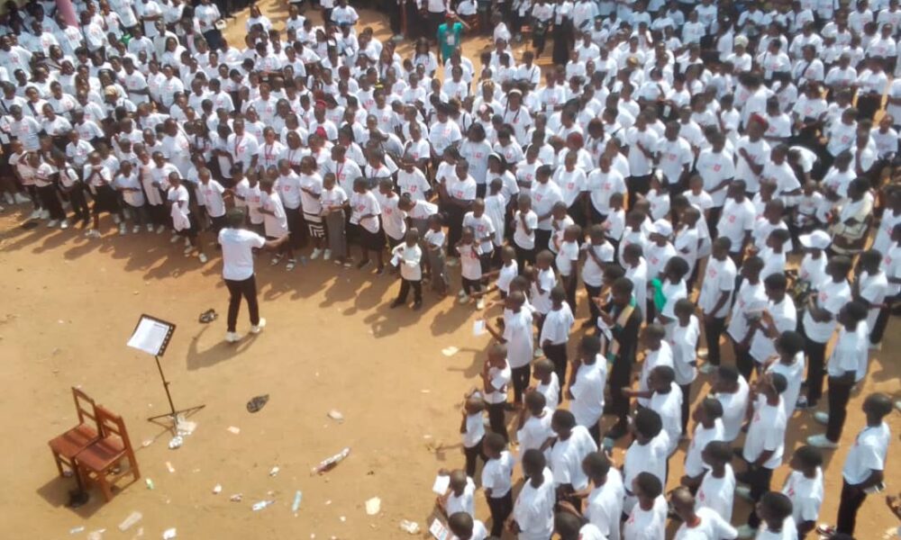 Nord-Kivu : 2000 petits chanteurs du diocèse de Butembo-Beni ont pris ...